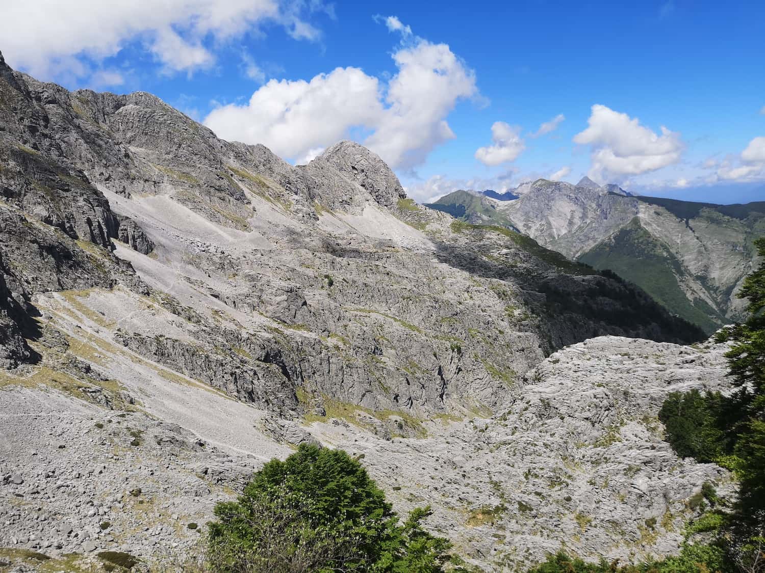 Escursione sulla Pania della Croce (Alpi Apuane) - Trekkingone Outdoor ...